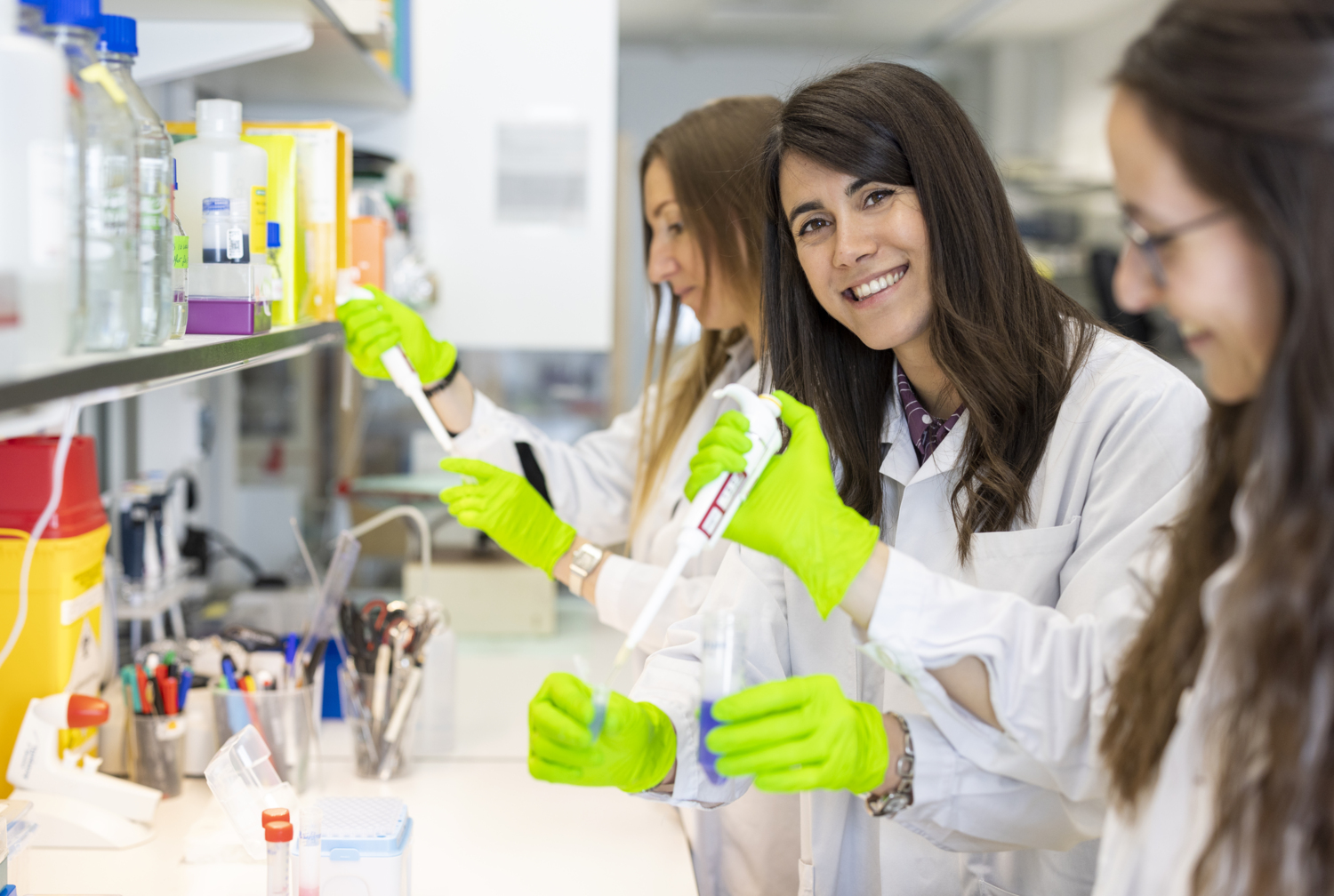 More than 2,700 applications for KI's 20 assistant professor positions ...