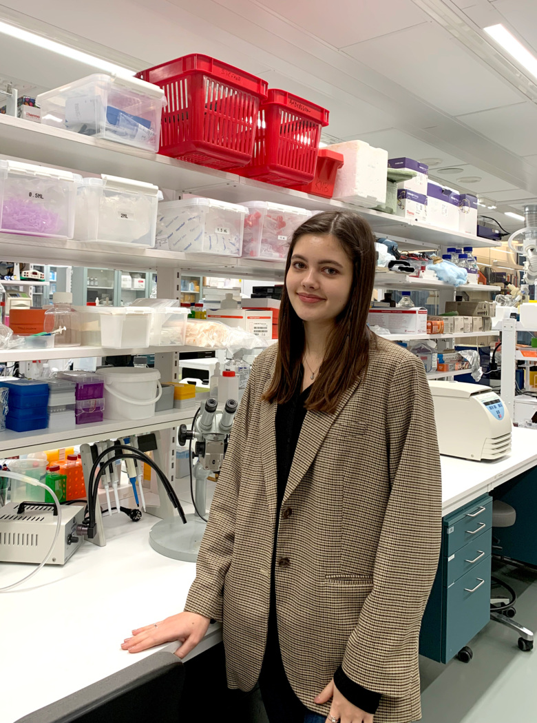 After fleeing Ukraine - Dariia continues to follow her dream of becoming a doctor | Karolinska ...